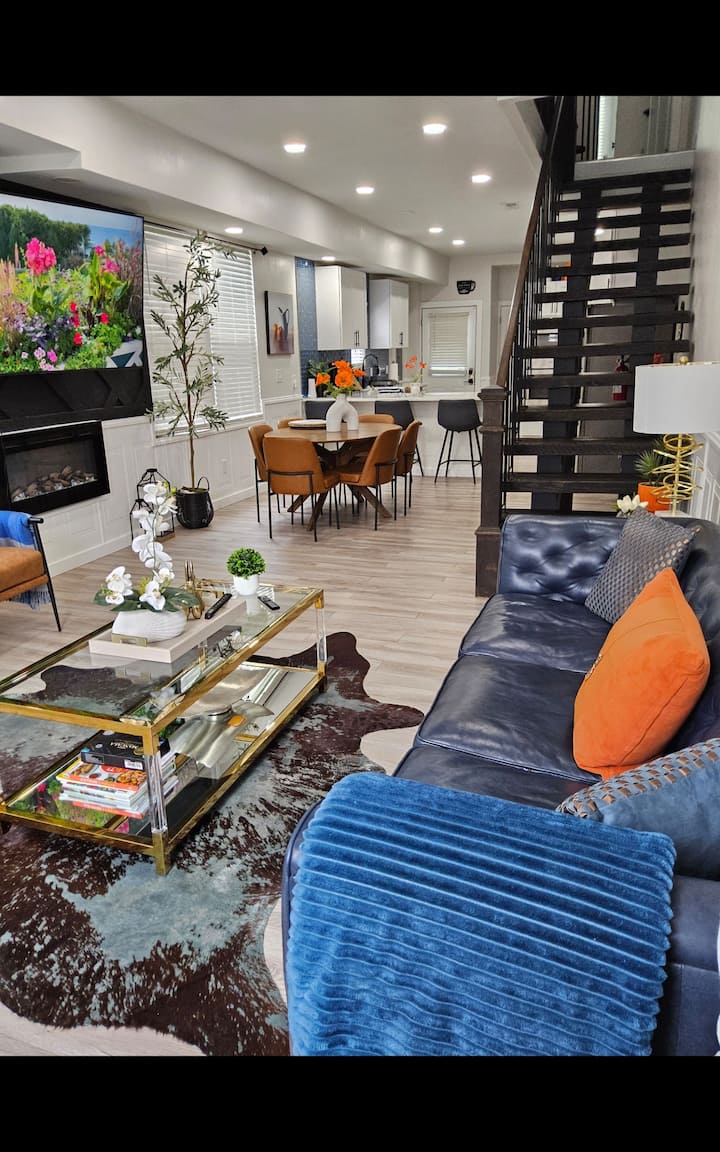Fountain Square Dream Dwelling, Sleeps 8. - Indianapolis, IN