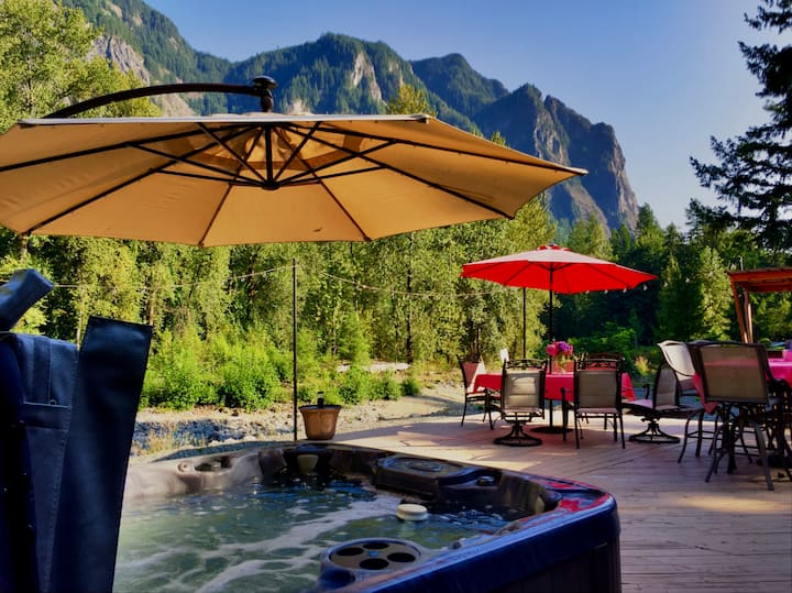 Sno Falls/casino 2 Kg Bds  Hottub  Mt./river 3br - Snoqualmie, WA