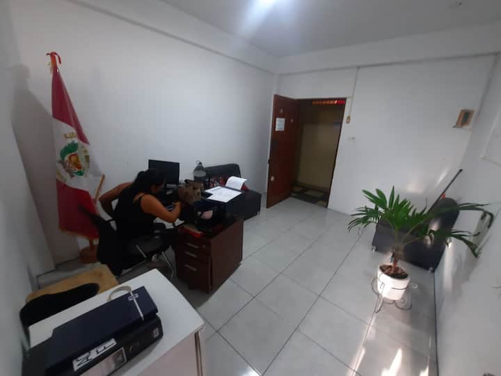 Oficina Amoblada / Camas - Tingo María