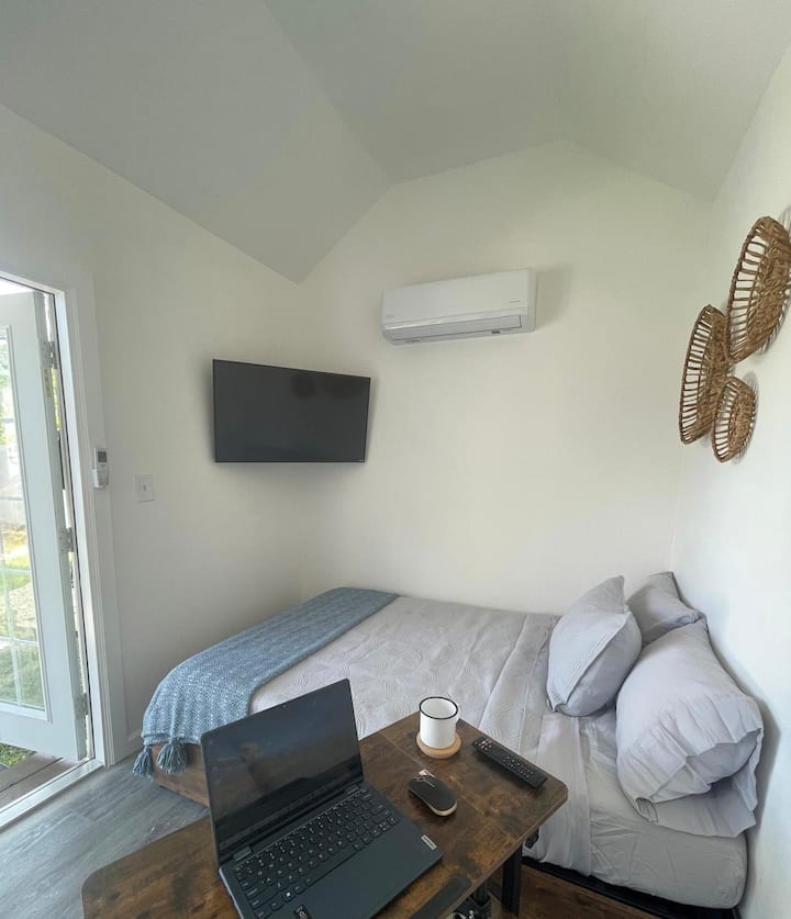 Cozy & Modern Tiny Home In The Heart Of Tampa - Tampa, FL