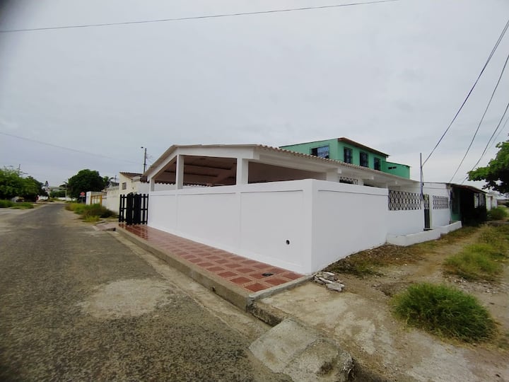 Alojamiento Entero En Salinas - 