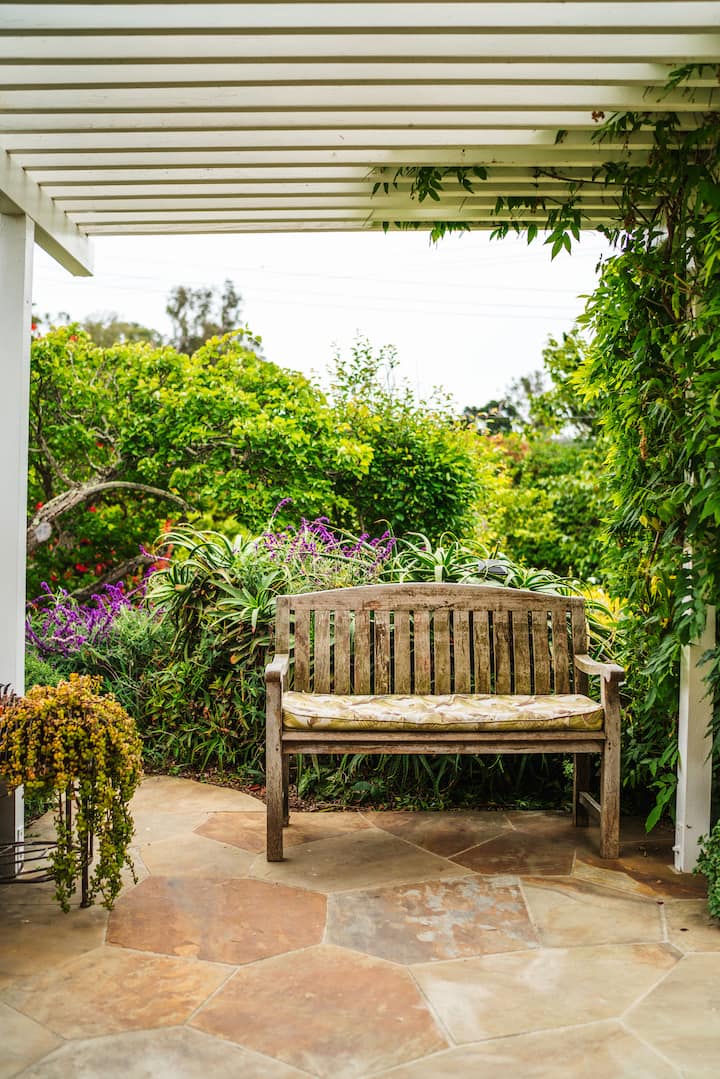 Coastal Ranch-style Home 1 Acre - Montecito, CA