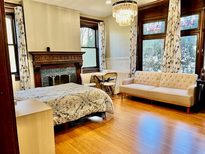 Spacious 1st Floor Room In Historic Home - Pittsburgh