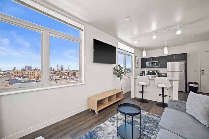 Downtown Luxe Haven | Lake Michigan+free Parking - Milwaukee