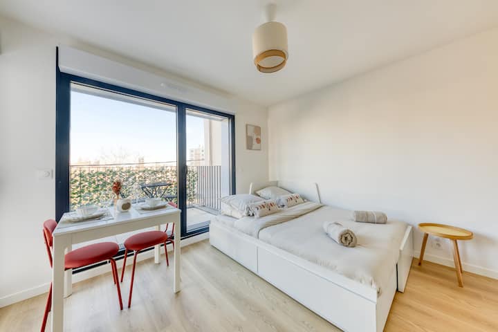 Le Petit Montreuil • Parking • Proche Paris - Montreuil