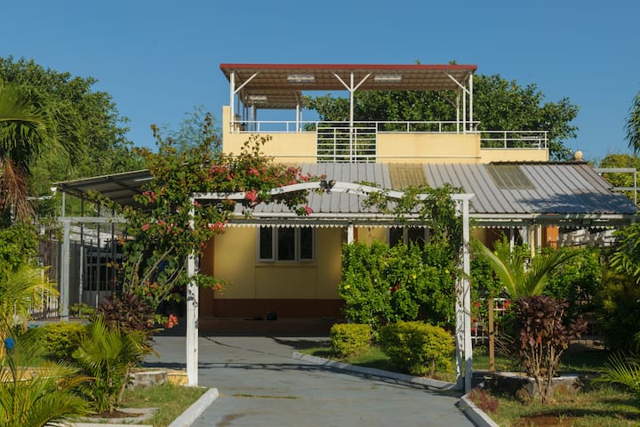 Tombeau Bay Villa - Port Louis