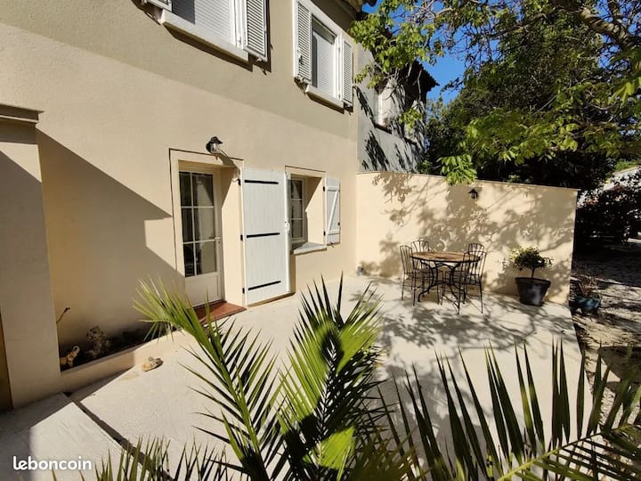 T2 Rez De Jardin Cadre Campagnard - La Crau