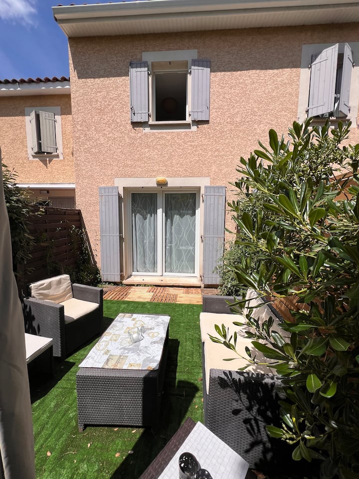 Villa Casa Lou 
Piscines-terrasses-tennis… - Calvisson