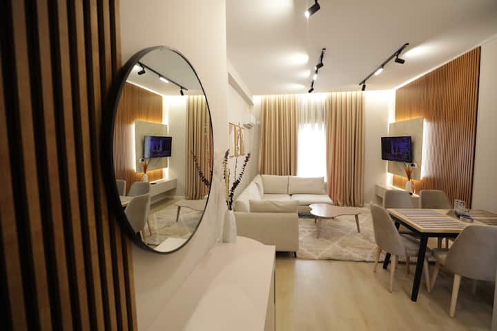 Apartment At Vila Lila (Free Parking/ Big Balcony) - Tirana