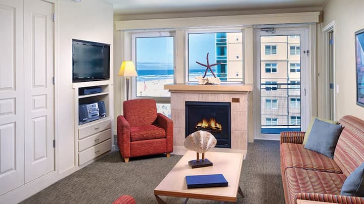 Beachfront, Two Bedroom - Seaside, OR