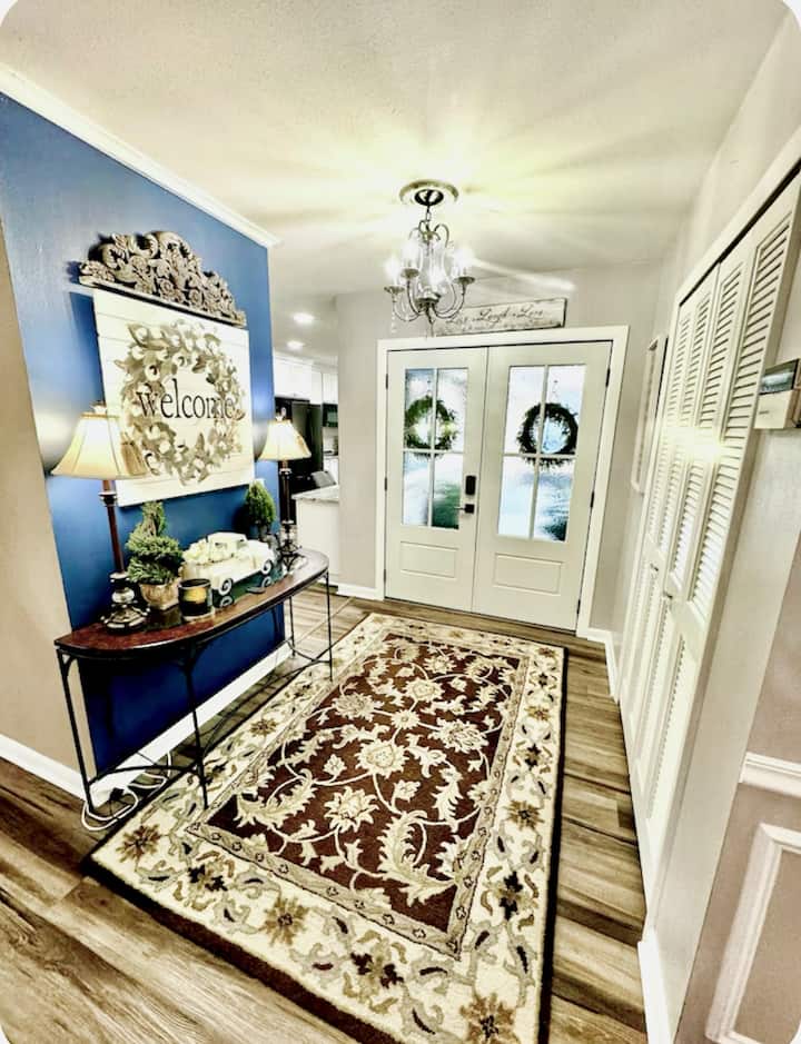 Spectacular 4 Bedroom Ranch, Sleeps 8! - Riga, MI