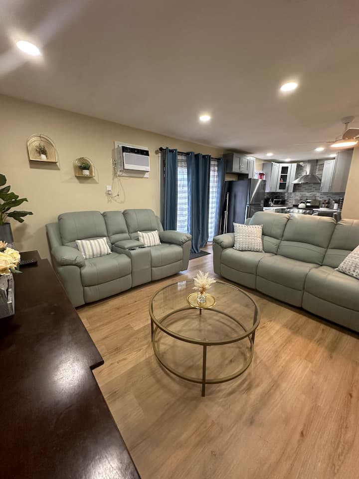 Tranquil Retreat-2 Bed Haven - Valley Stream, NY