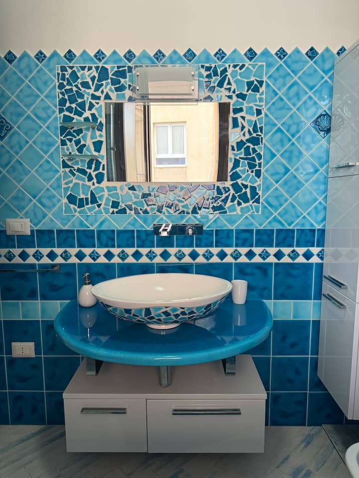 Red House Apartment With Garage - Alghero