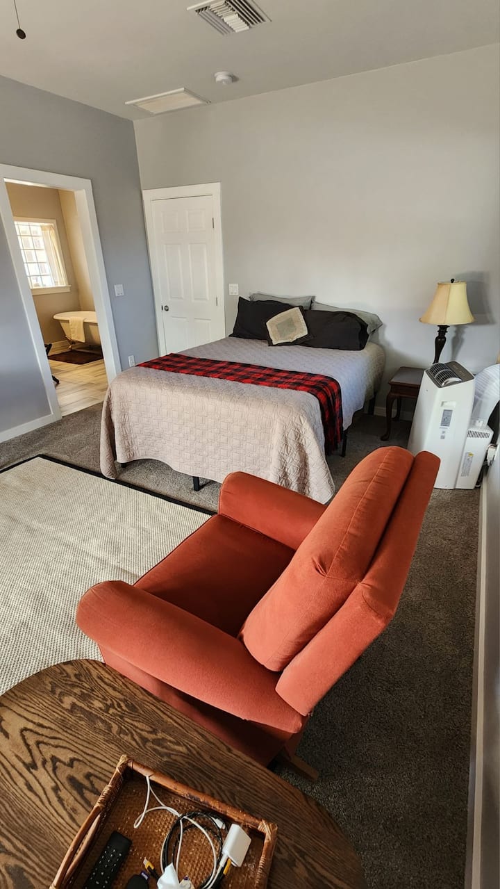 Private Entry Master Suite With Washer/dryer - Chandler, AZ