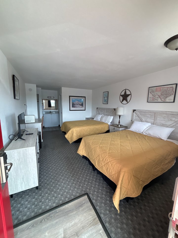 Dino Valley Hideout - Motel - Glen Rose