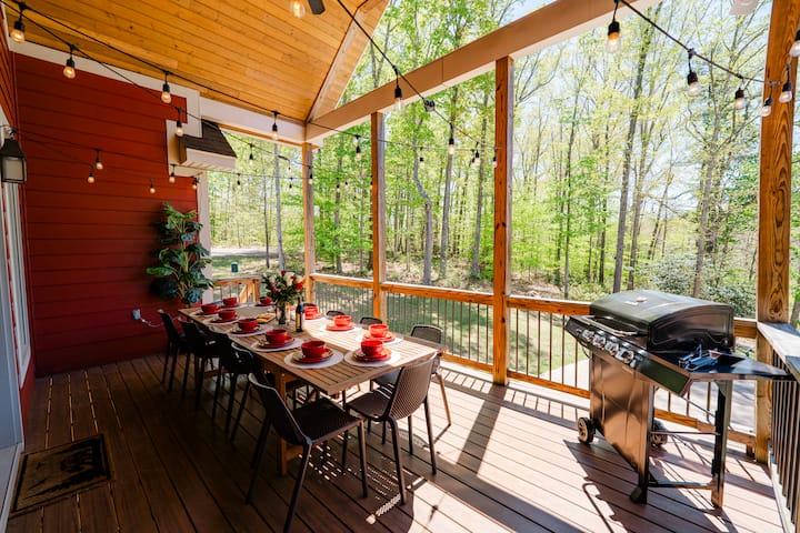 Sleeps 24 | Game Rooms, Hot Tub In New River Gorge - Babcock State Park, Clifftop