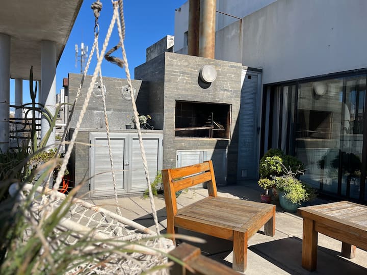 Penthouse En Pocitos, Parrillero De Uso Exclusivo. - Montevideo