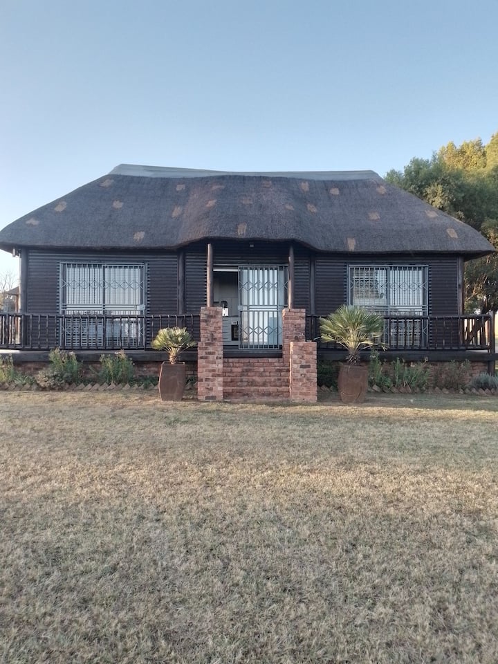 Vaal Two Bedroom River Facing Chalet - Vanderbijlpark