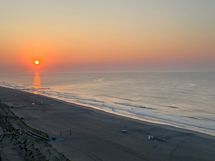 Oceanfront 2/2 Renovated Apt - Egg Harbor Township, NJ