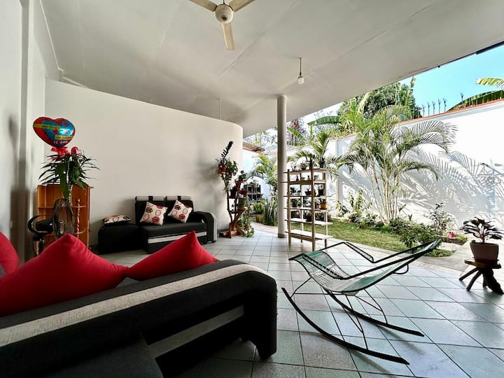 Vive A 5min Del Centro 3hab Con A/c Cochera Jardín - Tarapoto