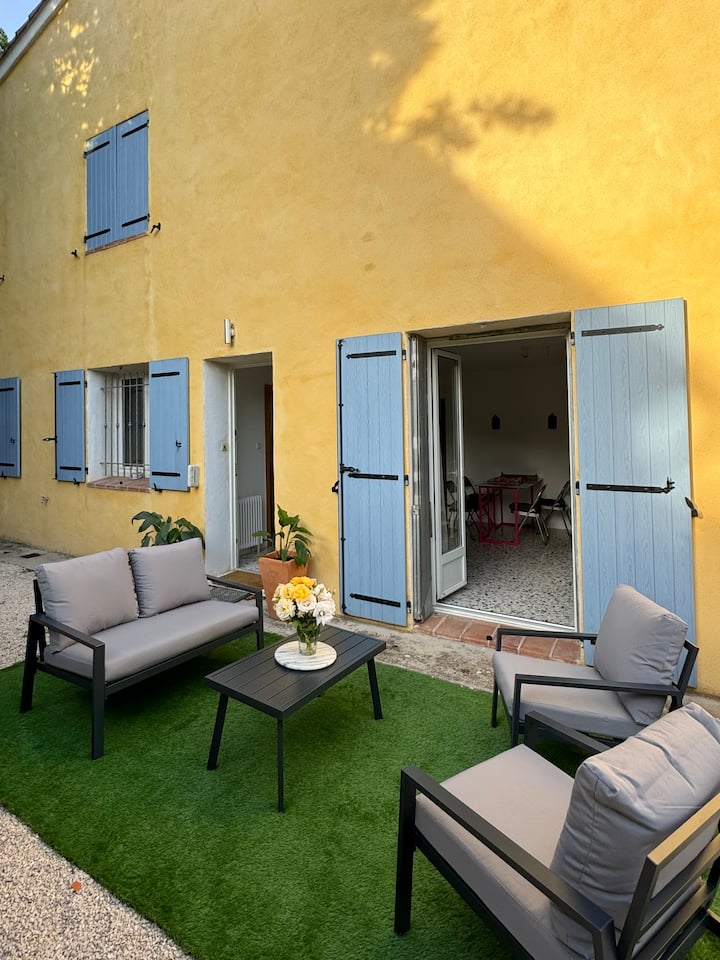 Bel Espace De Plein Pied Avec Jardin Privatif - Aix-en-Provence