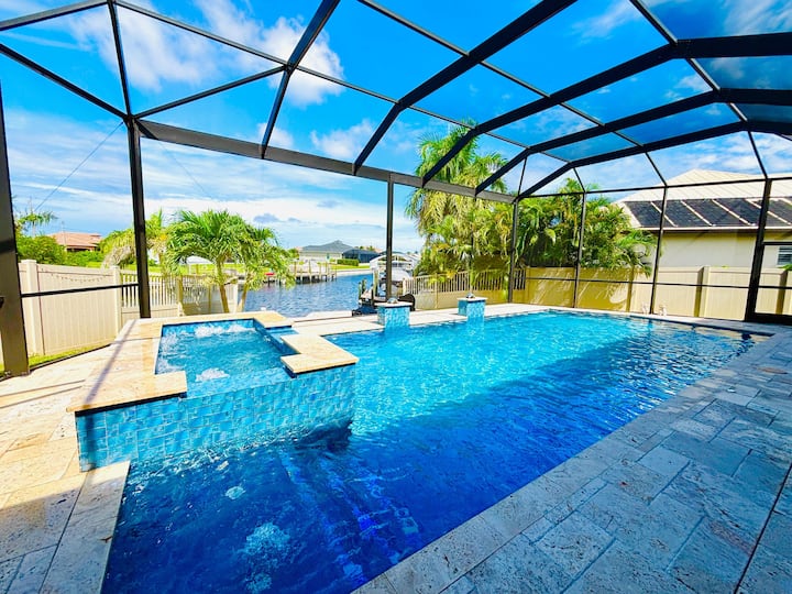 Upscale Luxury Villa Cape Coral - Cape Coral, FL