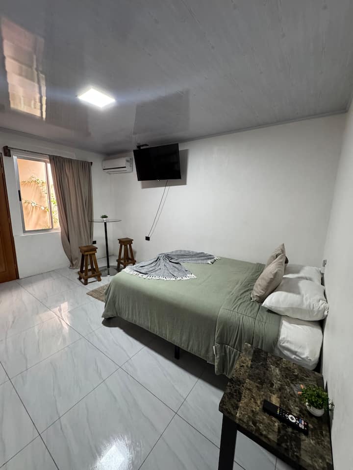 Centrally Located & Inexpensive Apartment 2 - La Fortuna