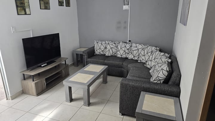 Casa Equipada Con Cochera, Proyector Y Minisplits - Chihuahua