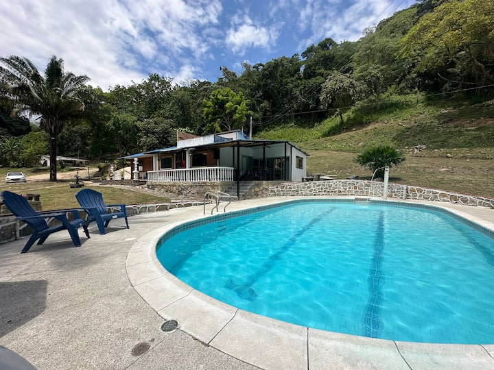 Finca Con Piscina Y Río En La Mesa - La Mesa