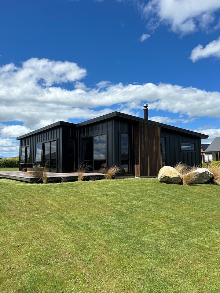 +New Home+
Warm Sunny & Stunning Views - Te Anau