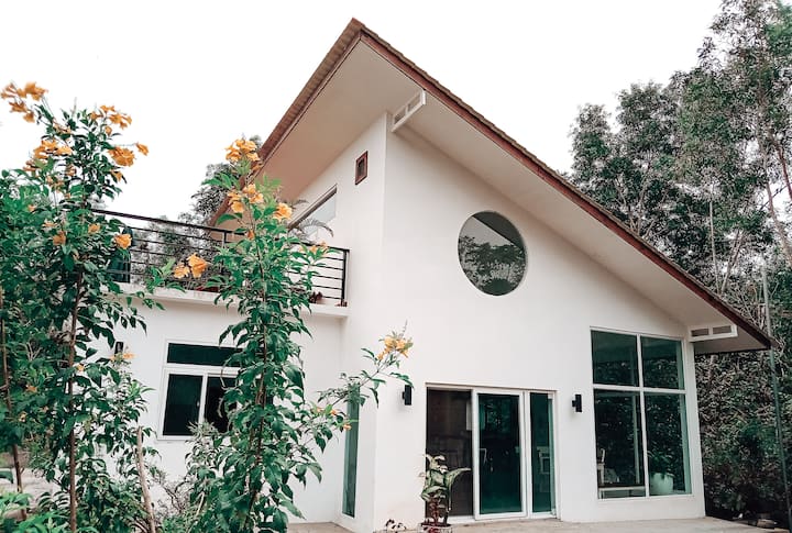 Eco-friendly Villa Borealis - Nesat Village - Cambodia