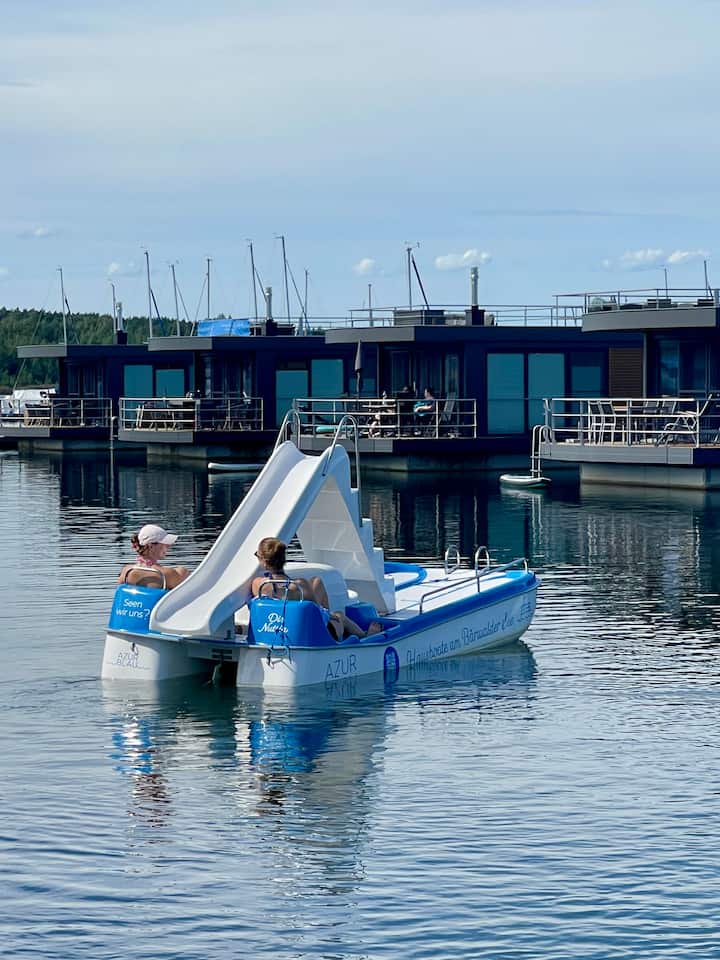 Hausboot Bellini Mit Eigenem Tretboot - Sachsen