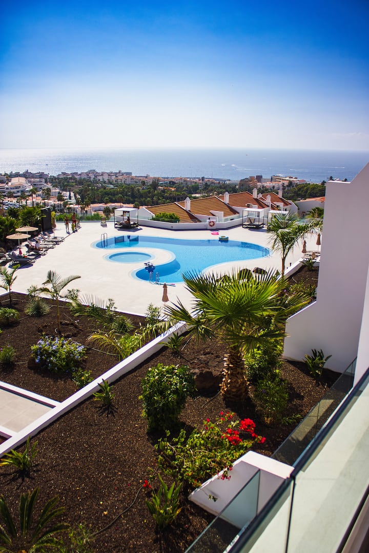 Stylish New Apartment, Warm Pool - Adeje