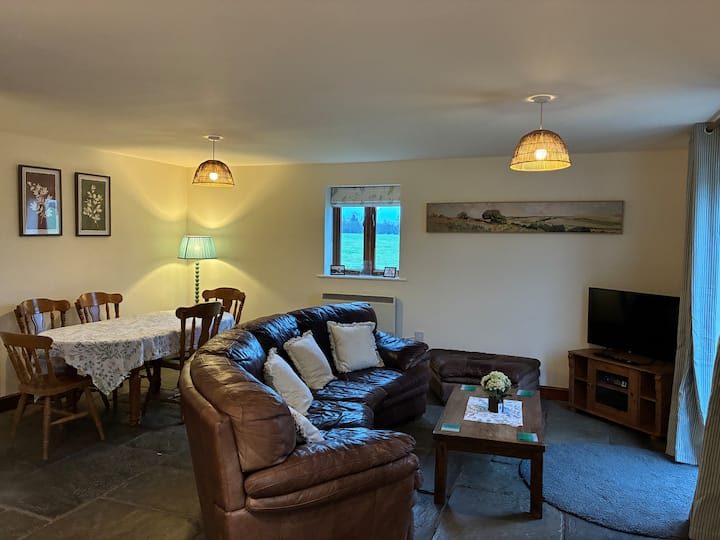 Boatman’s Cottage, 6 Folly Cottages, Napton - Warwickshire