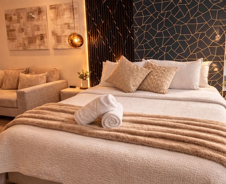 Paradise Suite | Xoe Building (4th Floor) - Wi-fi & Gym - Quito