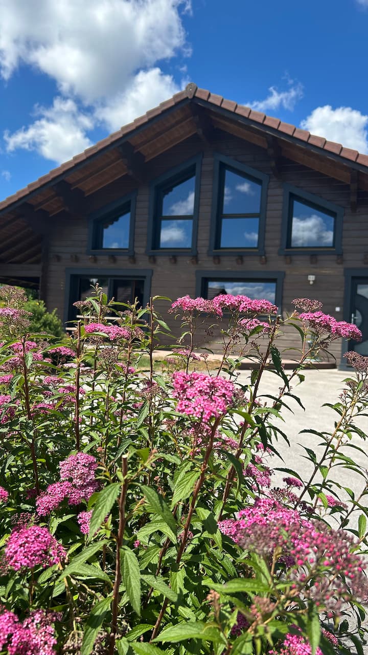 Chalet Paisible à La Montagne. - Doubs
