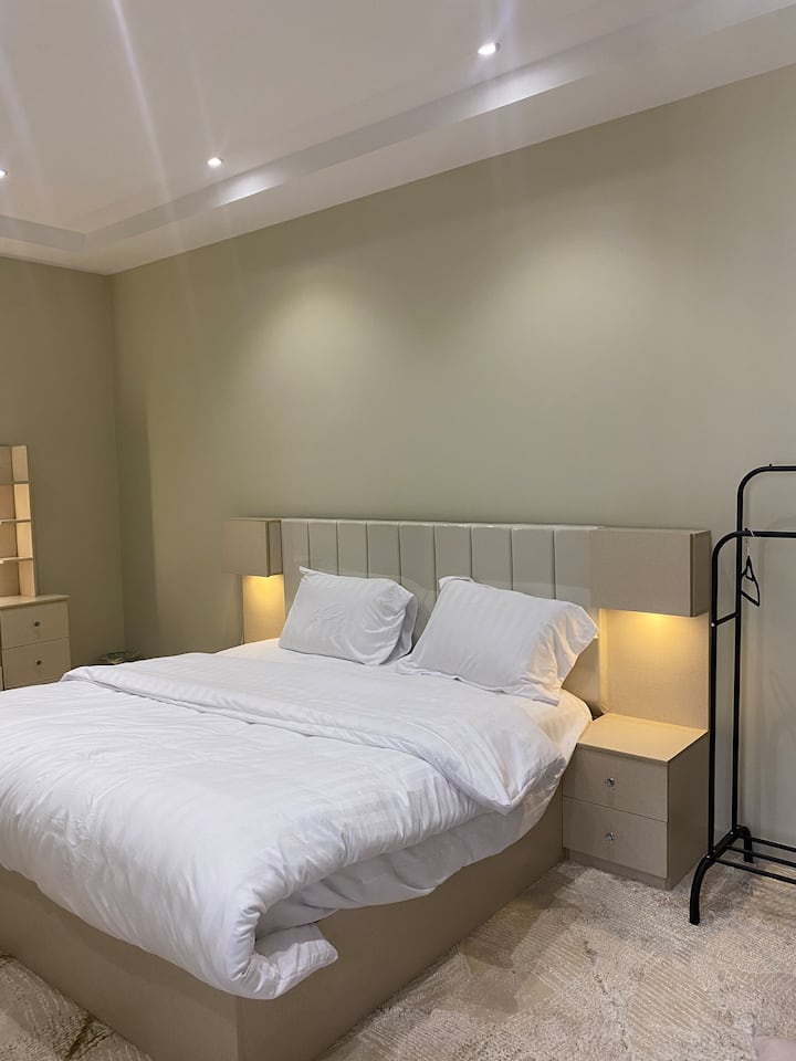 شقة فاخرة مع سطح خاص - Madinah