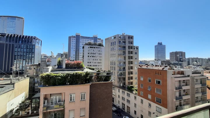 Pirelli House Enjoy Balcony, Taxi & Subway Station - Milano