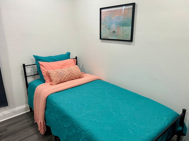 Cozy Room Near Downtown - Richmond, VA