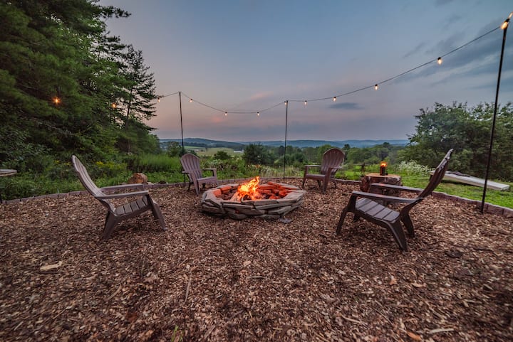 Winter Get-away W/ Great Views-king Bed-pool Table - Animal Adventure Park, Harpursville