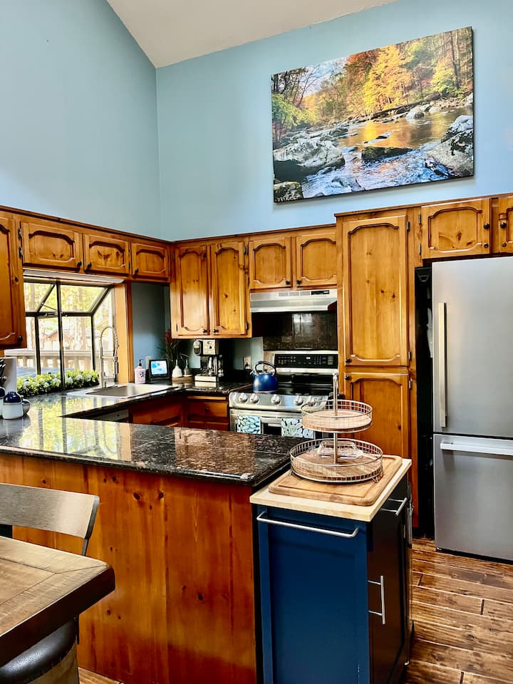 Sharc 8 A/c Bikes Kayaks Tubes Bbq Village - Sunriver, OR