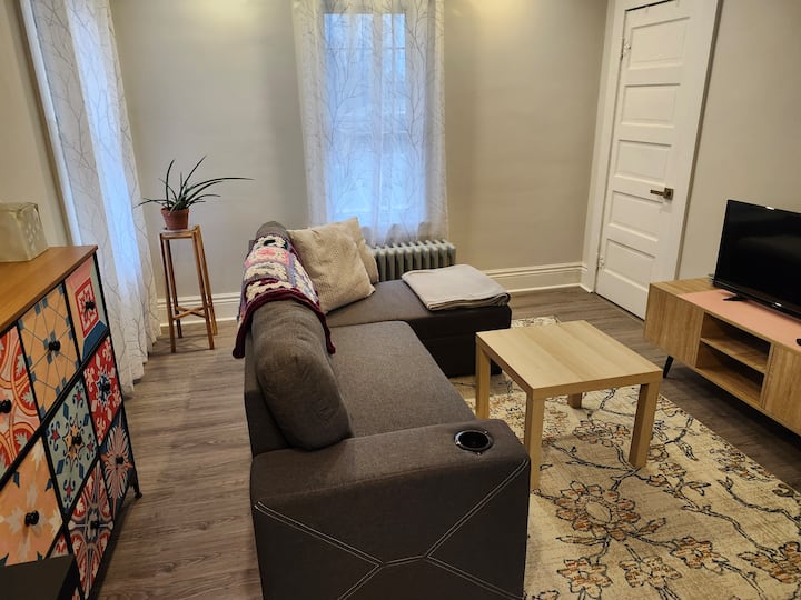 Central 1 Bdrm - Modern And Bright - Port Colborne