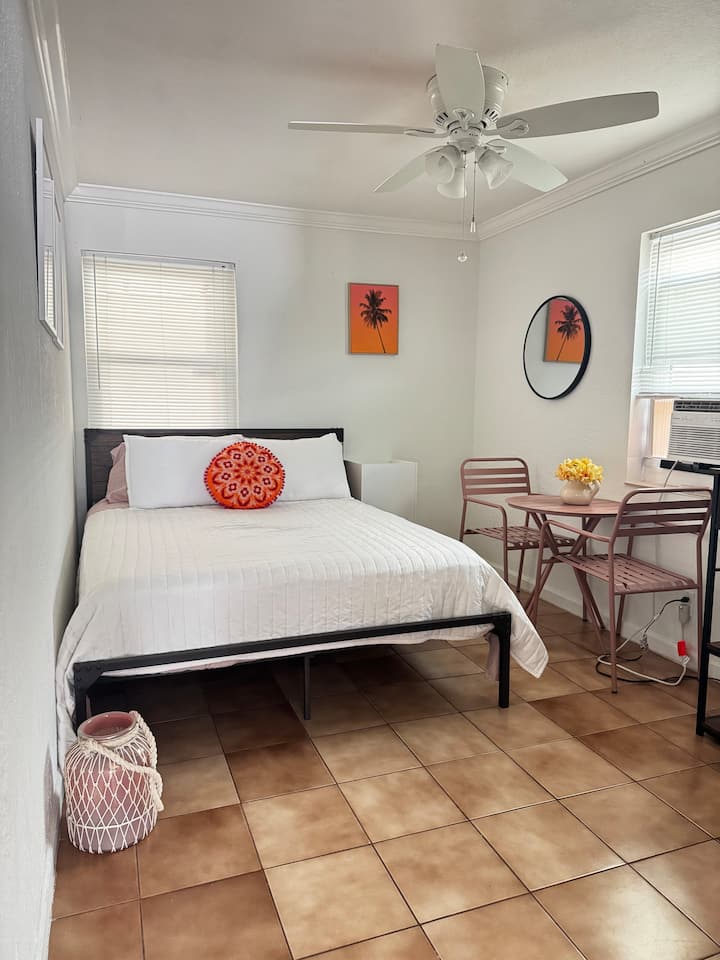 Little Bungalow - Fort Lauderdale