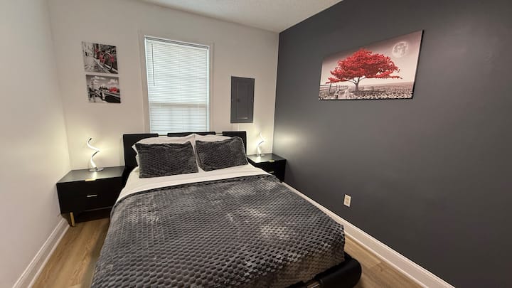Downtown Raleigh Comfort Stay - 1 Private Room - Raleigh, NC