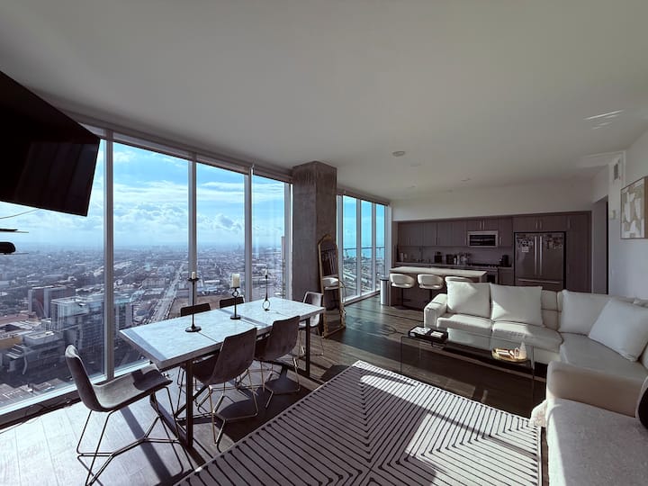 Top Floor Views Of Ocean, Bay, City & Petco Park - Coronado, CA