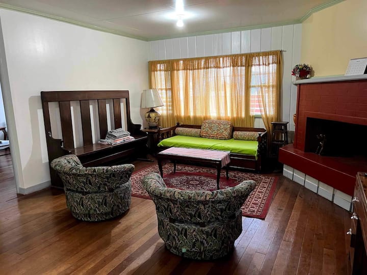 Camp 7 Transient House - Baguio