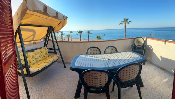 Casa Vacanza A 7 Metri Dal Mare - Pietrapaola