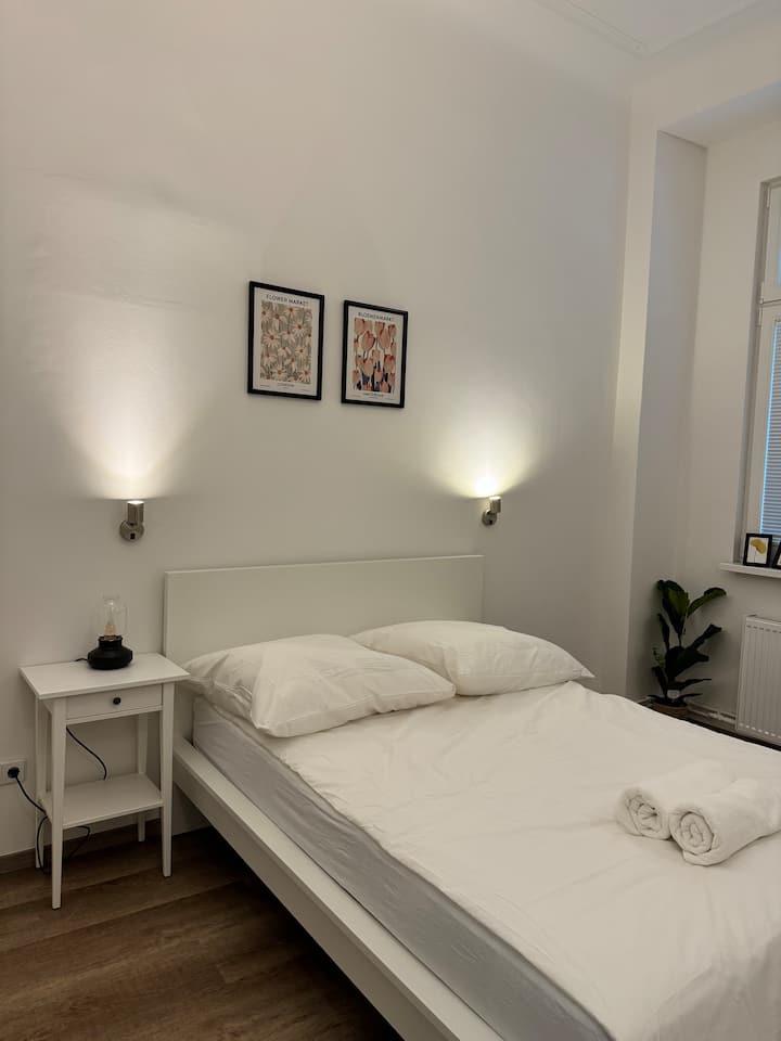 Single Apartment In Charlottenburg - Berlin