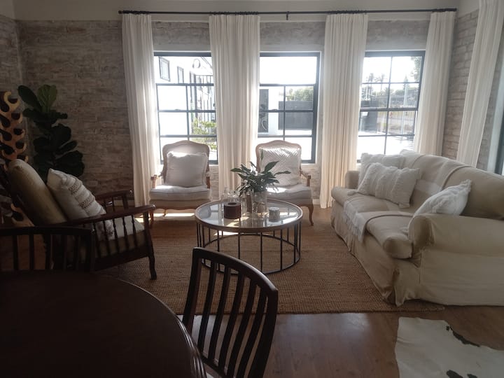 Foam House - Parklands