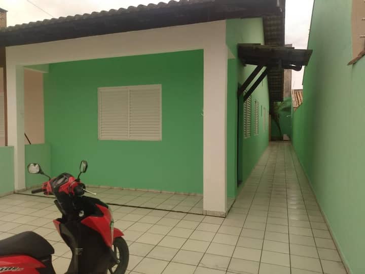 Casa A Meia Quadra Do Mar - Matinhos